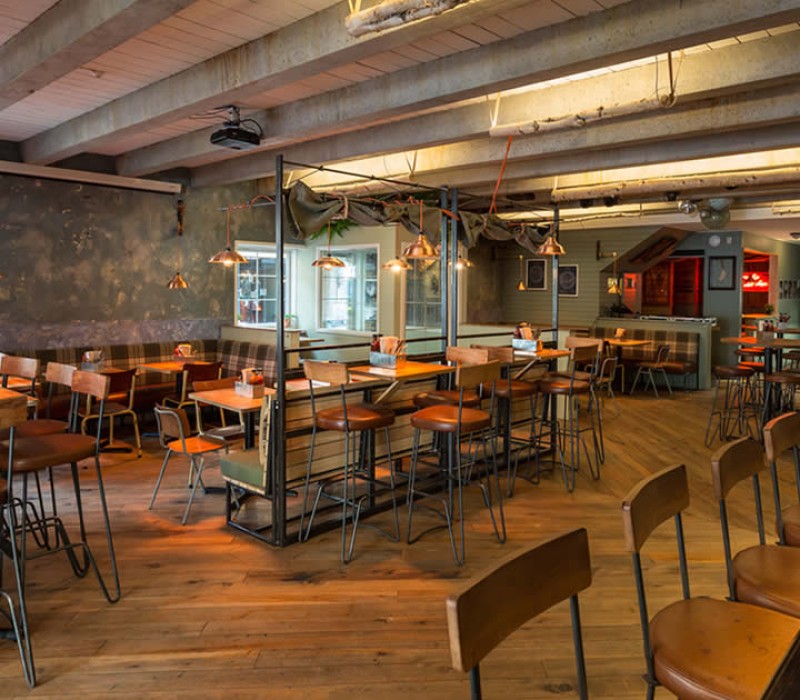 Happy Hour at The World Bar, Queenstown - Snappy Hour