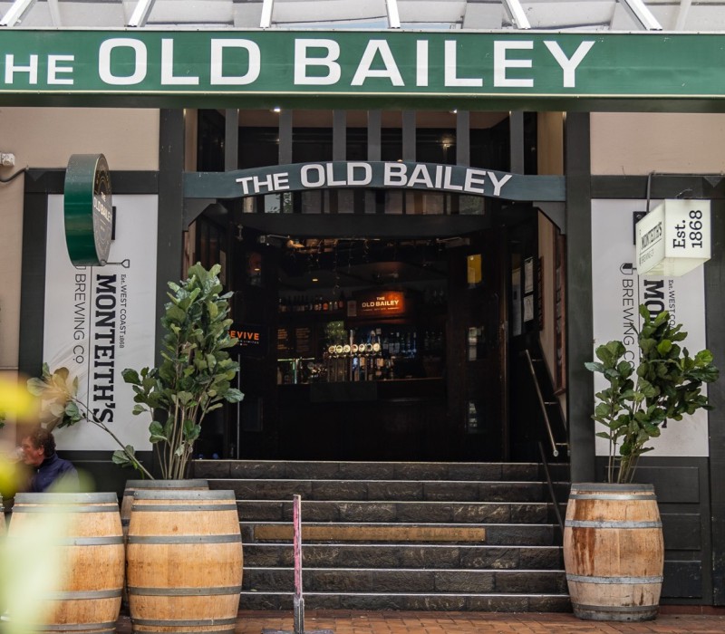 Happy Hour at The Old Bailey, Wellington - Snappy Hour